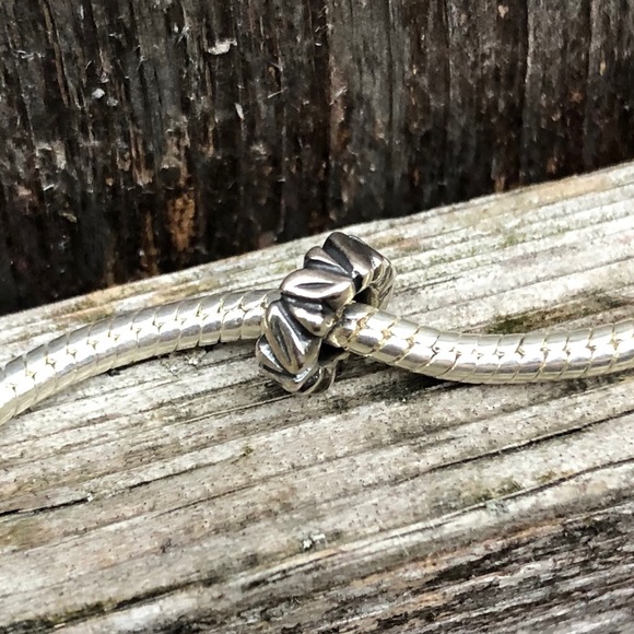Pandora | Jewelry | Pandora Silver Leaf Patterned Spacer Bead | Poshmark